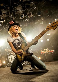 ROLLY 名ロック曲揃いのライブをMCまで収録したアルバムのビジュアル公開 | Daily News | Billboard JAPAN