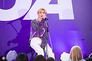 ＜イベントレポート＞NOA、8LOOMへの想いに通ずる「Purple Sky」を披露、最新アルバムには「すべてを込められた」 | Daily ...