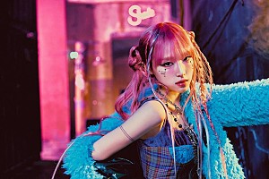 YENA、日本2ndシングル「DNA」MV公開 | Daily News | Billboard JAPAN