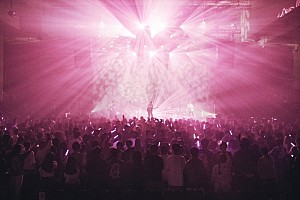 Eve初のアジアツアー開幕、香港公演ライブ写真＆ドキュメントムービーを公開 | Daily News | Billboard JAPAN