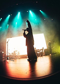 Eve初のアジアツアー、シンガポール公演ライブ写真＆ドキュメントムービーを公開 | Daily News | Billboard JAPAN