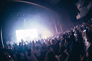 Eve初のアジアツアー、シンガポール公演ライブ写真＆ドキュメントムービーを公開 | Daily News | Billboard JAPAN