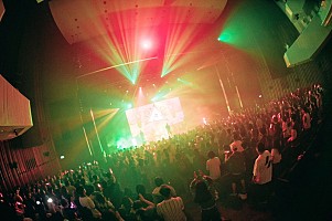 Eve初のアジアツアー、シンガポール公演ライブ写真＆ドキュメントムービーを公開 | Daily News | Billboard JAPAN