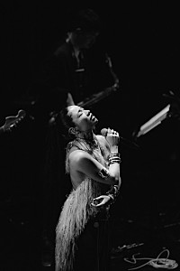 ＜ライブレポート＞「共に成長していく」Awichが家族・仲間・ファンと分かち合った特別な夜 | Daily News | Billboard ...